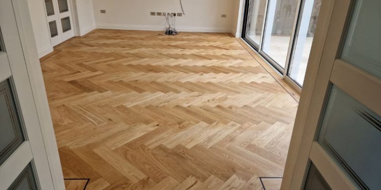 12 Herringbone Tile Floor Patterns to Wow