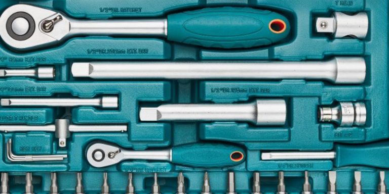 A Beginner’s Guide to Using a Ratchet Set
