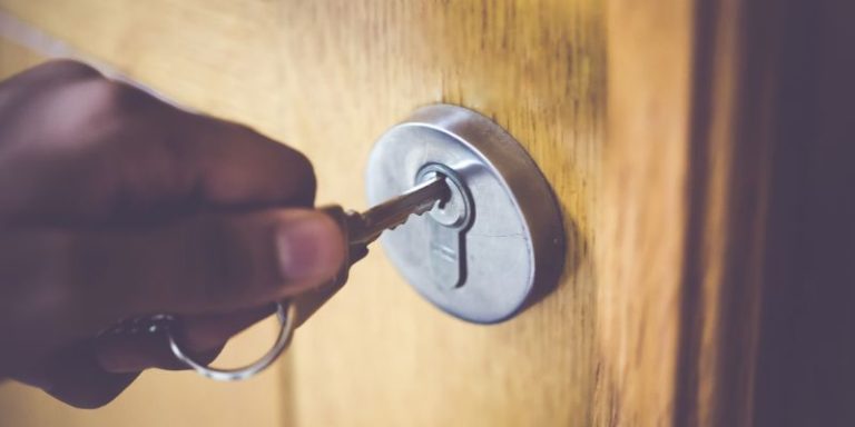 Is a Door Locked Horizontal or Vertical? Your Simple Guide to Door Locks